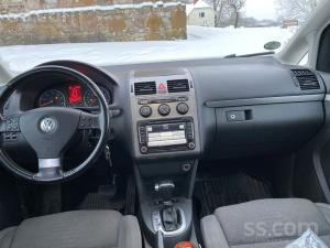 Pelēks Volkswagen Touran 2008 Preiļi, ar dzinēja tilpumu 1.40 L un nobraukumu 314 tūkst. km par 3500 €, foto 12 vietnē AUTOMOTO.COM.LV