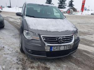 Pelēks Volkswagen Touran 2008 Kauņa, ar dzinēja tilpumu 1.90 L un nobraukumu 263 tūkst. km par 1650 €, foto 2 vietnē AUTOMOTO.COM.LV