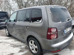 Pelēks Volkswagen Touran 2008 Kauņa, ar dzinēja tilpumu 1.90 L un nobraukumu 263 tūkst. km par 1650 €, foto 7 vietnē AUTOMOTO.COM.LV