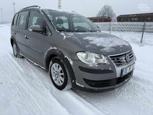 Grey Volkswagen Touran 2008 in Mazeikiai, with an engine capacity of 1.90 L and mileage of 289 thousand km for 3900 €, photo  on AUTOMOTO.COM.LV