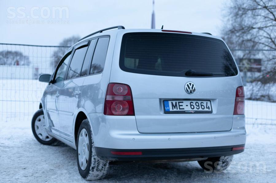 Серый Фольксваген Туран 2008 в Рига, объемом двигателя 1.90 л и пробегом 255 тыс. км за 3990 €, фото 6 на AUTOMOTO.COM.LV