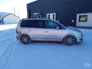 Pelēks Volkswagen Touran 2008 Kauņa, ar dzinēja tilpumu 1.90 L un nobraukumu 300 tūkst. km par 1750 €, foto 7 vietnē AUTOMOTO.COM.LV