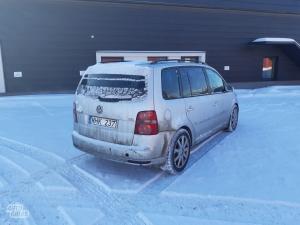 Pelēks Volkswagen Touran 2008 Kauņa, ar dzinēja tilpumu 1.90 L un nobraukumu 300 tūkst. km par 1750 €, foto 9 vietnē AUTOMOTO.COM.LV