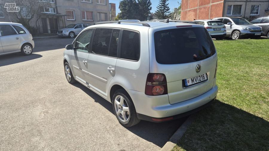 Pelēks Volkswagen Touran 2008 Utena, ar dzinēja tilpumu 2.00 L un nobraukumu 354 tūkst. km par 3600 €, foto 7 vietnē AUTOMOTO.COM.LV