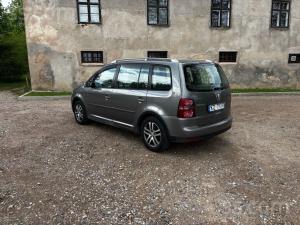 Pelēks Volkswagen Touran 2008 Tukums, ar dzinēja tilpumu 1.40 L un nobraukumu 262 tūkst. km par 1800 €, foto 4 vietnē AUTOMOTO.COM.LV