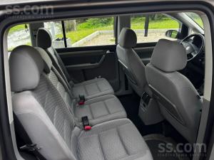 Pelēks Volkswagen Touran 2008 Tukums, ar dzinēja tilpumu 1.40 L un nobraukumu 262 tūkst. km par 1800 €, foto 10 vietnē AUTOMOTO.COM.LV