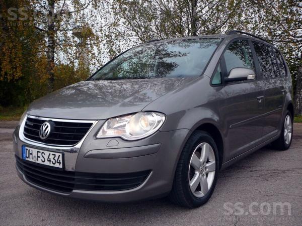 Серый Фольксваген Туран 2008 в Цесис, объемом двигателя 1.90 л и пробегом 0 тыс. км за 4990 €, фото 3 на AUTOMOTO.COM.LV