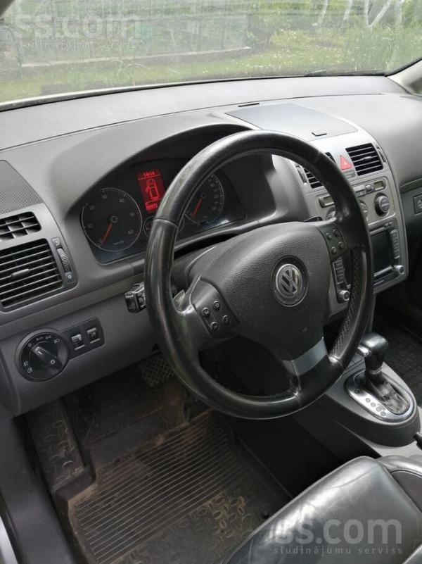 Pelēks Volkswagen Touran 2008 Rīga, ar dzinēja tilpumu 2.00 L un nobraukumu 344 tūkst. km par 2800 €, foto 7 vietnē AUTOMOTO.COM.LV