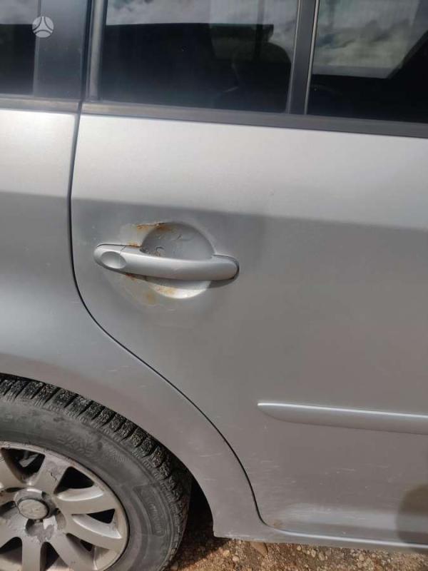Pelēks Volkswagen Touran 2008 Jonava, ar dzinēja tilpumu 1.97 L un nobraukumu 386 tūkst. km par 1550 €, foto 7 vietnē AUTOMOTO.COM.LV