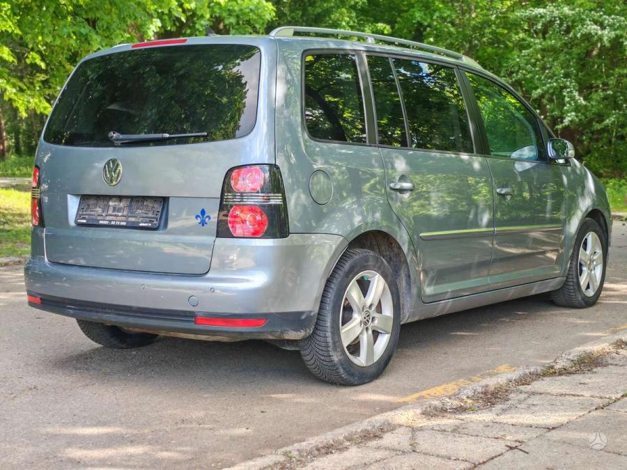 Серый Фольксваген Туран 2008 в Вильнюс, объемом двигателя 1.97 л и пробегом 314 тыс. км за 2850 €, фото 8 на AUTOMOTO.COM.LV