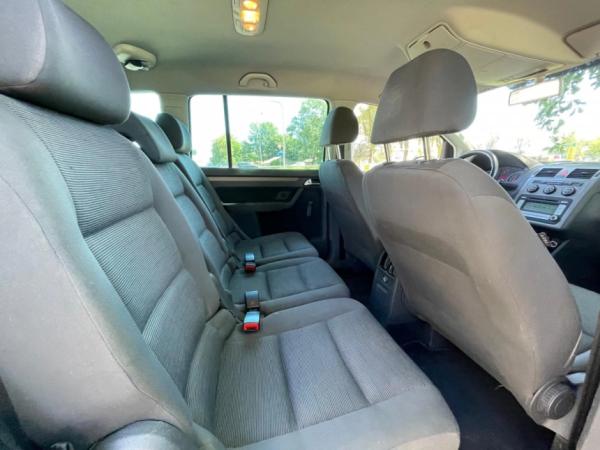Grey Volkswagen Touran 2008 in Riga, with an engine capacity of 1.90 L and mileage of 0 thousand km for 3900 €, photo 9 on AUTOMOTO.COM.LV