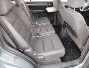 Pelēks Volkswagen Touran 2008 Rīga, ar dzinēja tilpumu 1.90 L un nobraukumu 295 tūkst. km par 2350 €, foto 7 vietnē AUTOMOTO.COM.LV