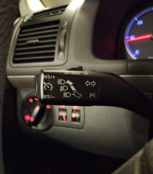 Pelēks Volkswagen Touran 2008 Rīga, ar dzinēja tilpumu 1.90 L un nobraukumu 295 tūkst. km par 2350 €, foto 12 vietnē AUTOMOTO.COM.LV