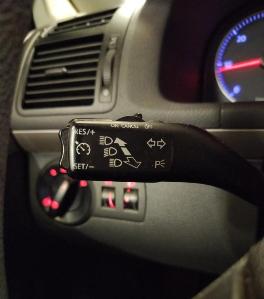 Pelēks Volkswagen Touran 2008 Rīga, ar dzinēja tilpumu 1.90 L un nobraukumu 295 tūkst. km par 2350 €, foto 12 vietnē AUTOMOTO.COM.LV