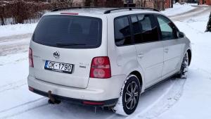 Pelēks Volkswagen Touran 2008 Cēsis, ar dzinēja tilpumu 2.00 L un nobraukumu 324 tūkst. km par 2400 €, foto 9 vietnē AUTOMOTO.COM.LV