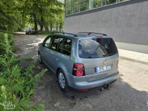 Pelēks Volkswagen Touran 2008 Kauņa, ar dzinēja tilpumu 2.00 L un nobraukumu 245 tūkst. km par 1600 €, foto 9 vietnē AUTOMOTO.COM.LV
