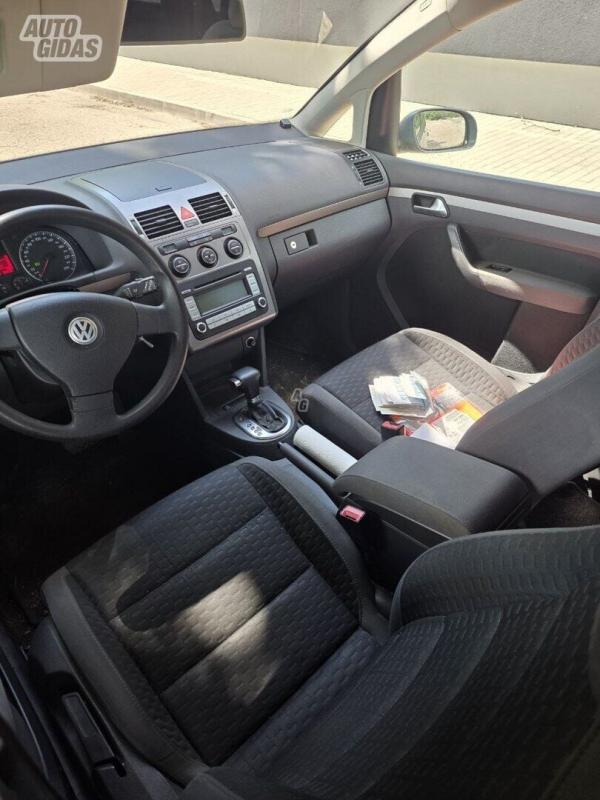 Grey Volkswagen Touran 2008 in Kaunas, with an engine capacity of 2.00 L and mileage of 245 thousand km for 1600 €, photo 9 on AUTOMOTO.COM.LV