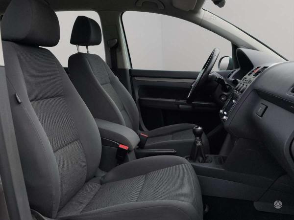 Grey Volkswagen Touran 2008 in Vilnius, with an engine capacity of 1.90 L and mileage of 435 thousand km for 3900 €, photo 8 on AUTOMOTO.COM.LV