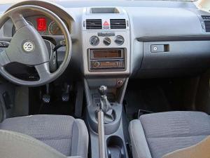 Pelēks Volkswagen Touran 2008 Marijampole, ar dzinēja tilpumu 0.00 L un nobraukumu 270 tūkst. km par 3200 €, foto 4 vietnē AUTOMOTO.COM.LV