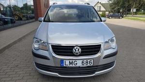 Pelēks Volkswagen Touran 2008 Utena, ar dzinēja tilpumu 1.90 L un nobraukumu 269 tūkst. km par 2950 €, foto 6 vietnē AUTOMOTO.COM.LV