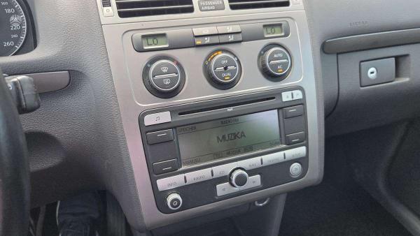 Grey Volkswagen Touran 2008 in Utena, with an engine capacity of 1.90 L and mileage of 269 thousand km for 2950 €, photo 10 on AUTOMOTO.COM.LV