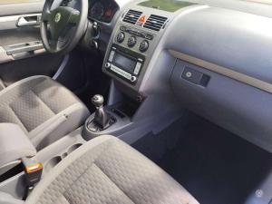 Grey Volkswagen Touran 2008 in Marijampole, with an engine capacity of 1.39 L and mileage of 171 thousand km for 3200 €, photo 13 on AUTOMOTO.COM.LV