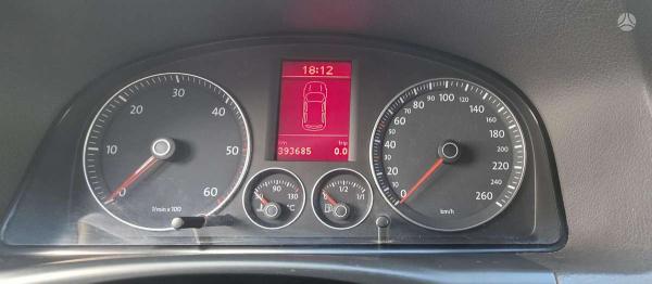 Pelēks Volkswagen Touran 2008 Viļņa, ar dzinēja tilpumu 1.97 L un nobraukumu 394 tūkst. km par 2300 €, foto 10 vietnē AUTOMOTO.COM.LV