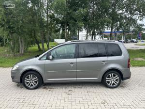 Pelēks Volkswagen Touran 2008 Radviliškis, ar dzinēja tilpumu 1.90 L un nobraukumu 280 tūkst. km par 3500 €, foto 3 vietnē AUTOMOTO.COM.LV