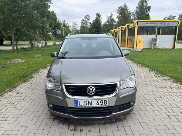 Pelēks Volkswagen Touran 2008 Radviliškis, ar dzinēja tilpumu 1.90 L un nobraukumu 280 tūkst. km par 3500 €, foto 8 vietnē AUTOMOTO.COM.LV