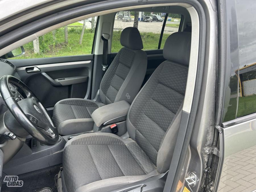Pelēks Volkswagen Touran 2008 Radviliškis, ar dzinēja tilpumu 1.90 L un nobraukumu 280 tūkst. km par 3500 €, foto 10 vietnē AUTOMOTO.COM.LV