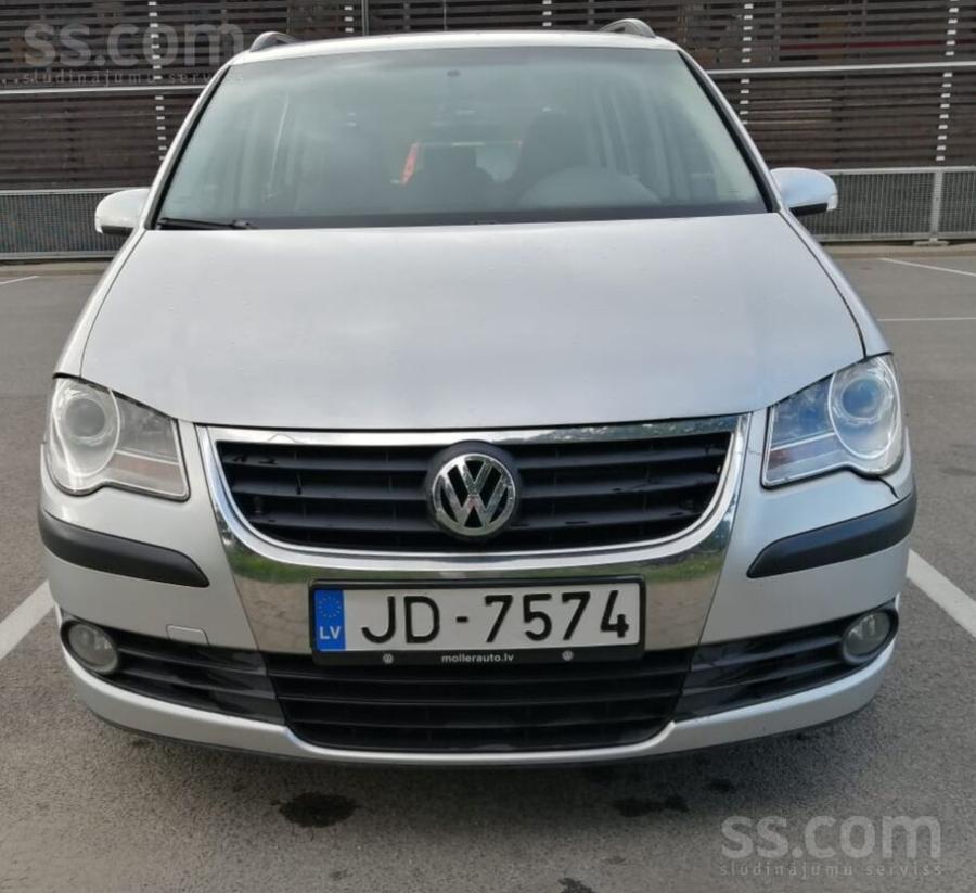 Pelēks Volkswagen Touran 2008 Rīga, ar dzinēja tilpumu 1.90 L un nobraukumu 382 tūkst. km par 1050 €, foto 1 vietnē AUTOMOTO.COM.LV