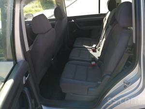 Pelēks Volkswagen Touran 2008 Rīga, ar dzinēja tilpumu 1.90 L un nobraukumu 382 tūkst. km par 1050 €, foto 10 vietnē AUTOMOTO.COM.LV