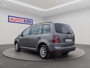 Grey Volkswagen Touran 2008 in Vilnius, with an engine capacity of 1.90 L and mileage of 435 thousand km for 3900 €, photo 4 on AUTOMOTO.COM.LV