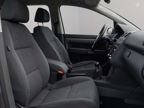 Grey Volkswagen Touran 2008 in Vilnius, with an engine capacity of 1.90 L and mileage of 435 thousand km for 3900 €, photo 8 on AUTOMOTO.COM.LV