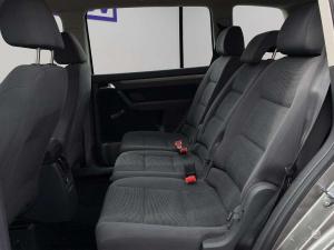 Grey Volkswagen Touran 2008 in Vilnius, with an engine capacity of 1.90 L and mileage of 435 thousand km for 3900 €, photo 12 on AUTOMOTO.COM.LV