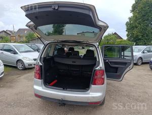 Серый Фольксваген Туран 2008 в Резекне, объемом двигателя 1.90 л и пробегом 290 тыс. км за 2950 €, фото 7 на AUTOMOTO.COM.LV