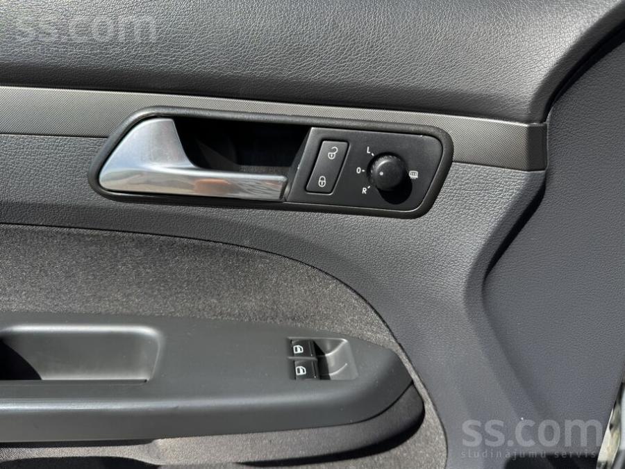 Pelēks Volkswagen Touran 2008 Jelgava, ar dzinēja tilpumu 1.90 L un nobraukumu 0 tūkst. km par 4099 €, foto 18 vietnē AUTOMOTO.COM.LV