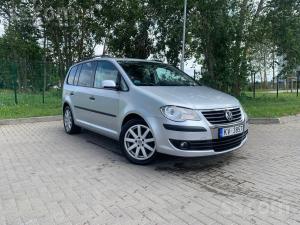 Pelēks Volkswagen Touran 2008 Rīga, ar dzinēja tilpumu 1.90 L un nobraukumu 306 tūkst. km par 1890 €, foto 3 vietnē AUTOMOTO.COM.LV