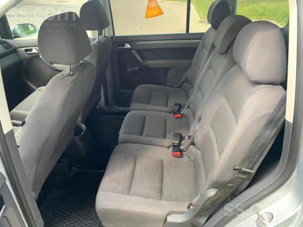 Серый Фольксваген Туран 2008 в Рига, объемом двигателя 1.90 л и пробегом 306 тыс. км за 1890 €, фото 6 на AUTOMOTO.COM.LV
