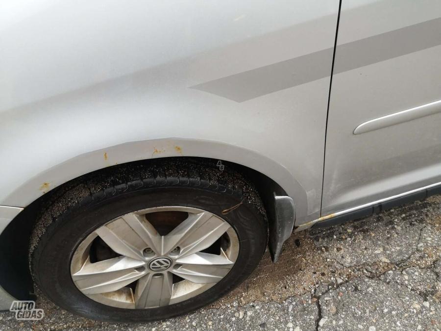 Pelēks Volkswagen Touran 2008 Šauļi, ar dzinēja tilpumu 2.00 L un nobraukumu 388 tūkst. km par 1450 €, foto 6 vietnē AUTOMOTO.COM.LV