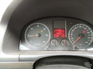 Pelēks Volkswagen Touran 2008 Šauļi, ar dzinēja tilpumu 2.00 L un nobraukumu 388 tūkst. km par 1450 €, foto 8 vietnē AUTOMOTO.COM.LV