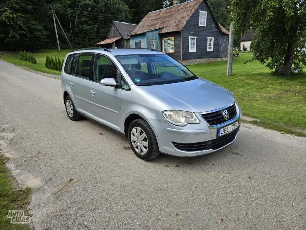 Pelēks Volkswagen Touran 2008 Prienai, ar dzinēja tilpumu 1.90 L un nobraukumu 328 tūkst. km par 1650 €, foto 1 vietnē AUTOMOTO.COM.LV
