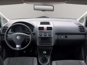 Grey Volkswagen Touran 2008 in Vilnius, with an engine capacity of 1.90 L and mileage of 435 thousand km for 2999 €, photo 13 on AUTOMOTO.COM.LV
