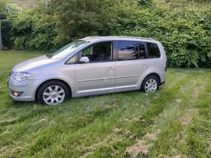 Pelēks Volkswagen Touran 2008 Viļņa, ar dzinēja tilpumu 2.00 L un nobraukumu 438 tūkst. km par 1450 €, foto 4 vietnē AUTOMOTO.COM.LV