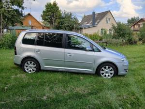 Pelēks Volkswagen Touran 2008 Viļņa, ar dzinēja tilpumu 2.00 L un nobraukumu 438 tūkst. km par 1450 €, foto 7 vietnē AUTOMOTO.COM.LV