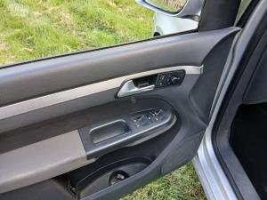 Pelēks Volkswagen Touran 2008 Viļņa, ar dzinēja tilpumu 2.00 L un nobraukumu 438 tūkst. km par 1450 €, foto 15 vietnē AUTOMOTO.COM.LV