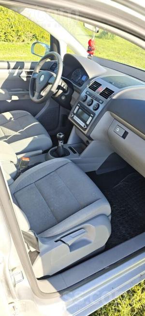 Grey Volkswagen Touran 2008 in Ogre, with an engine capacity of 1.60 L and mileage of 0 thousand km for 3700 €, photo 5 on AUTOMOTO.COM.LV