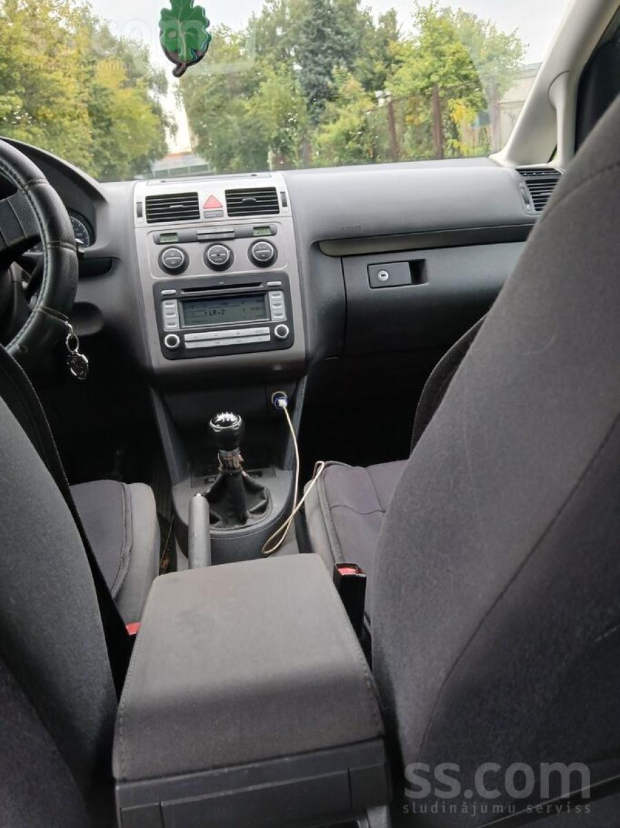 Grey Volkswagen Touran 2008 in Riga, with an engine capacity of 1.90 L and mileage of 0 thousand km for 1600 €, photo 6 on AUTOMOTO.COM.LV