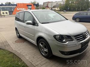 Pelēks Volkswagen Touran 2008 Rēzekne, ar dzinēja tilpumu 1.90 L un nobraukumu 0 tūkst. km par 3850 €, foto 3 vietnē AUTOMOTO.COM.LV