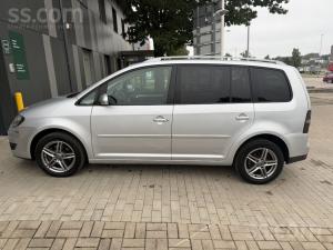 Pelēks Volkswagen Touran 2008 Rēzekne, ar dzinēja tilpumu 1.90 L un nobraukumu 0 tūkst. km par 3850 €, foto 5 vietnē AUTOMOTO.COM.LV